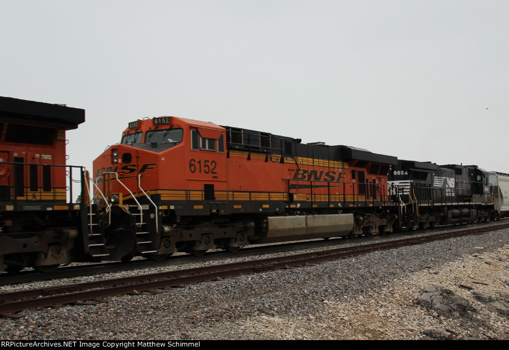 BNSF 6152